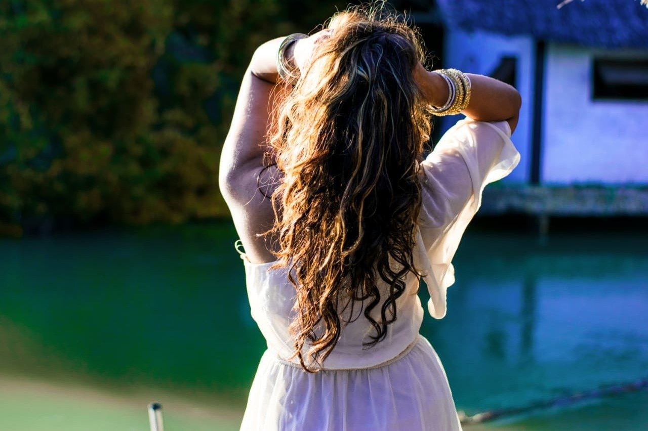 How to Avoid Flat Roots in Curly Hair - British Curlies